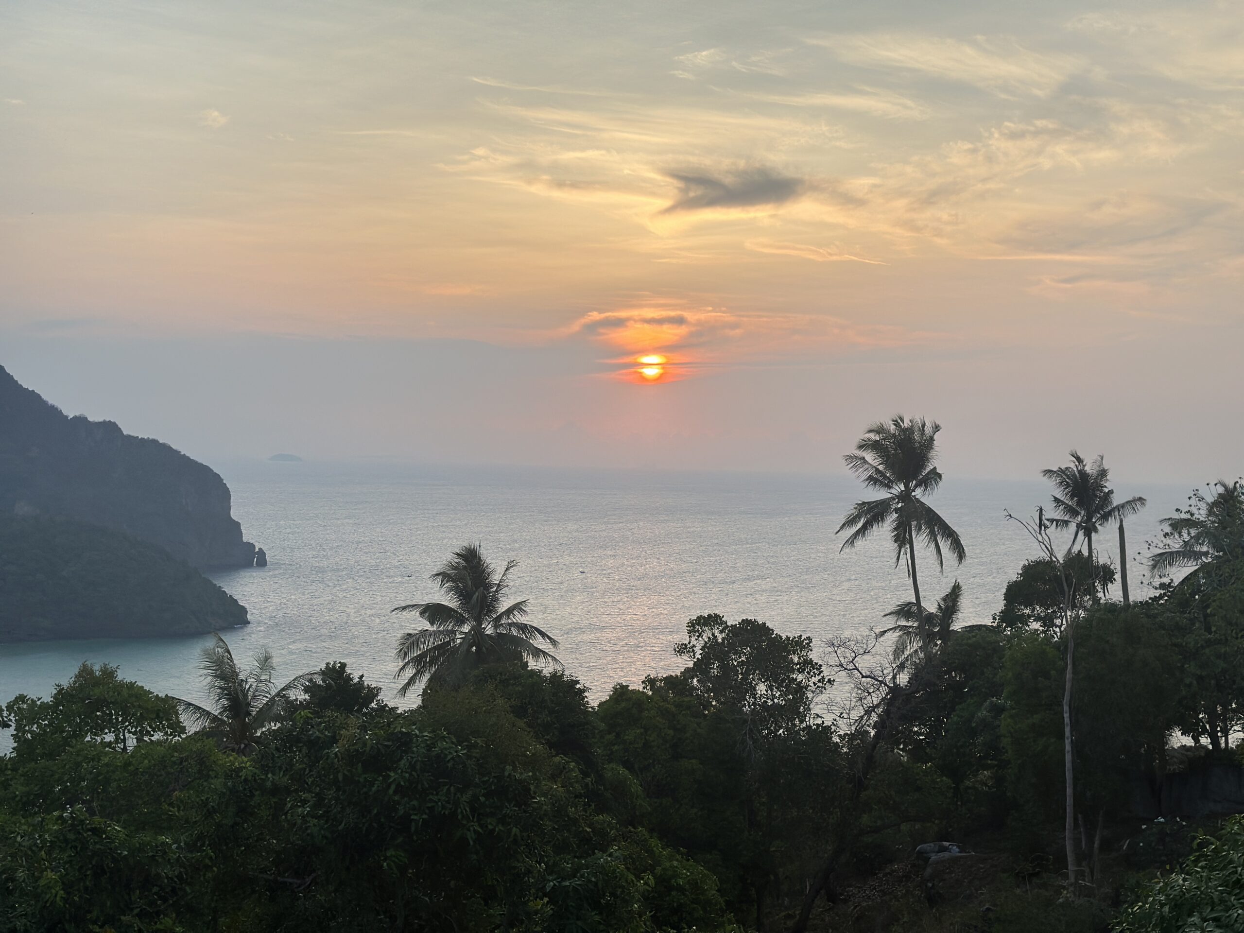 How to Spend 2 Days in Koh Phi Phi – Where's Ryan and Celina?